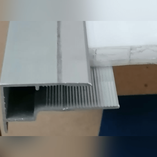Perfil F Aluminio 6 mm. X 2.10 M – Buscal S.A.C