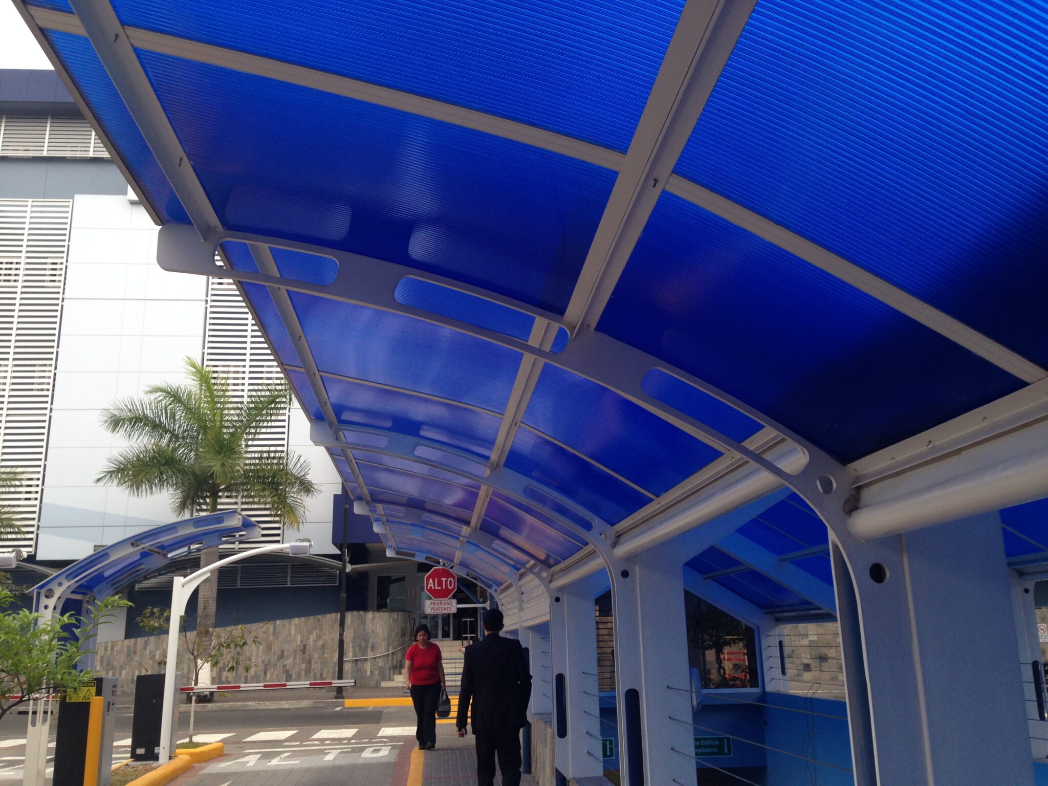 Policarbonato Alveolar 10 mm 4 paredes triple alveolo 11.80 X 2.10 m ...